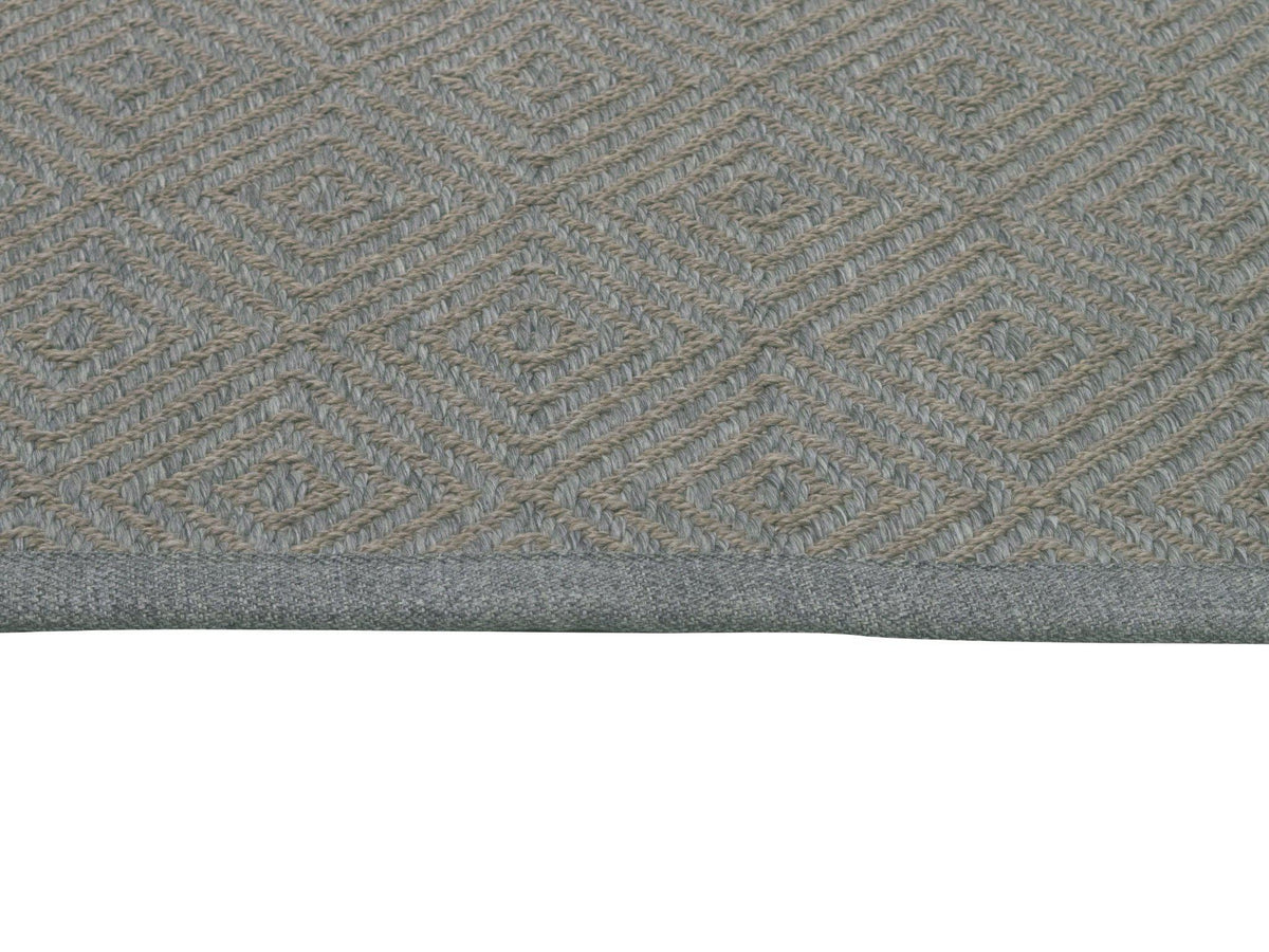 Colorscope Seasons Diamond Outdoor Rug — Grey | FurnitureOkay®